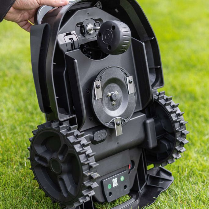Rasenmähroboter RRMA500APP Scheppach Black - 500m2 Rasenfläche | 160mm ...